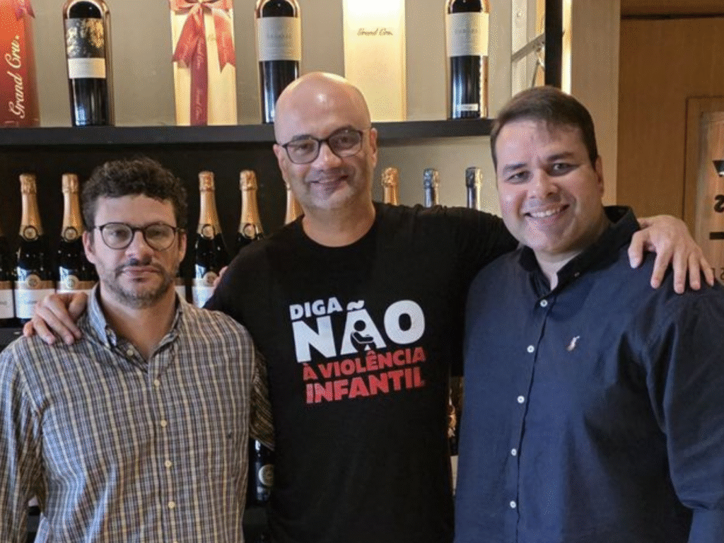 Três pesquisadores de áreas distintas publicam artigo internacional que ...